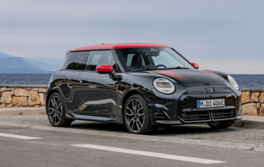 MINI Cooper SE JCW Trim官图发布 外观激进 动力未提升_搜狐汽车_搜狐网