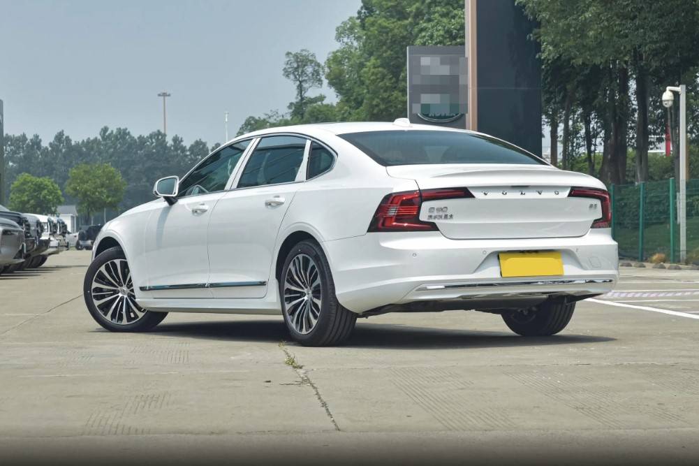 沃尔沃再次降价，S90直降10万，配2.0T+8AT+48V，不比A6L香？_搜狐汽车_搜狐网