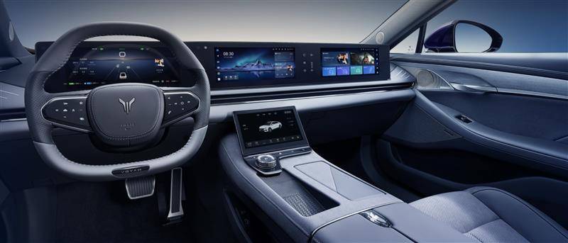 新闻女王助阵，硬刚BBA！岚图追光PHEV上市25.28万起！_搜狐汽车_搜狐网