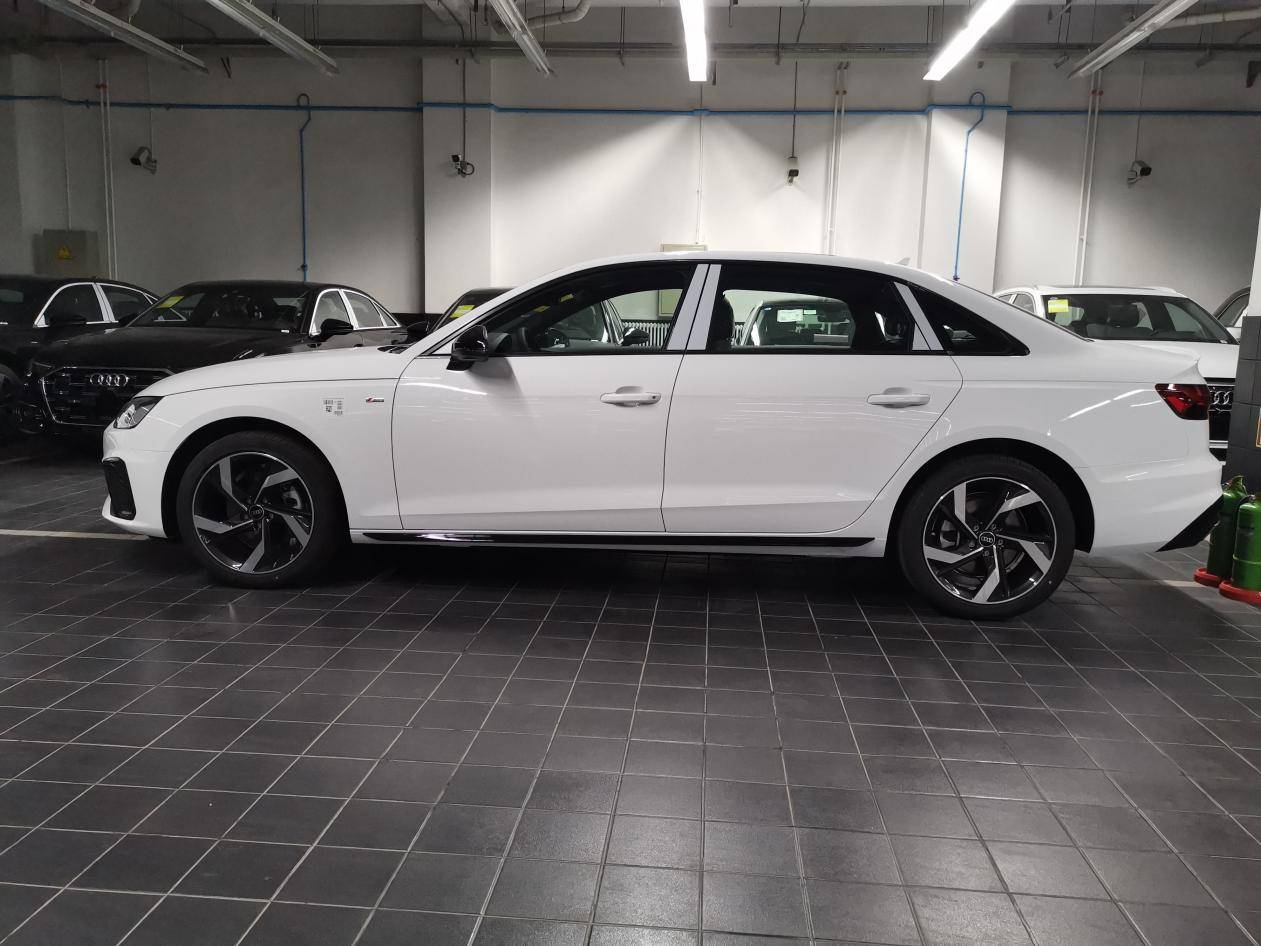 旅途中的知音伙伴，奥迪 A4L B&O星夜版2024款再创新_搜狐汽车_搜狐网