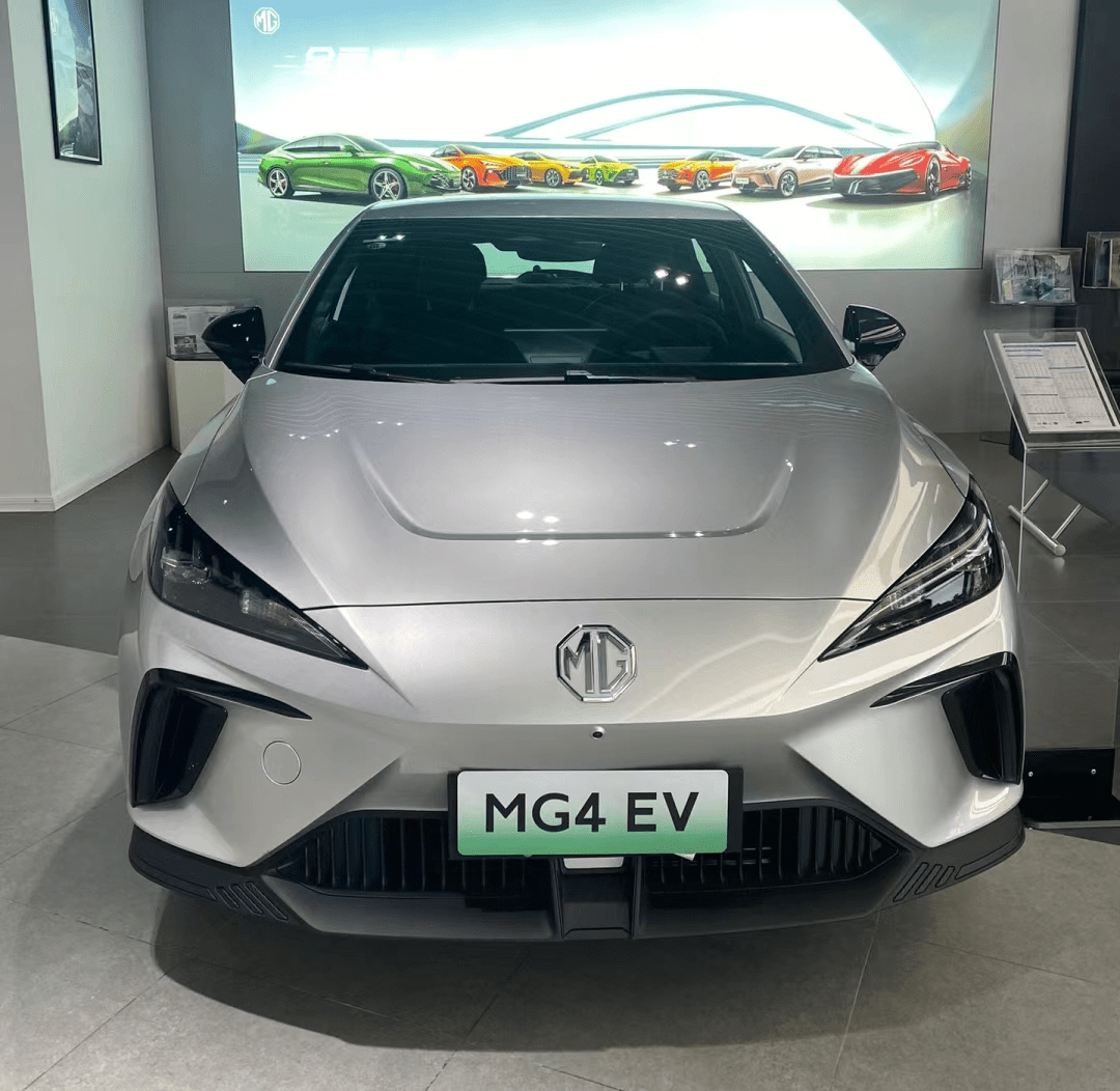 B级的空间，卖A级的价？MG 4 EV冠军版到底值不值得买？_搜狐汽车_搜狐网