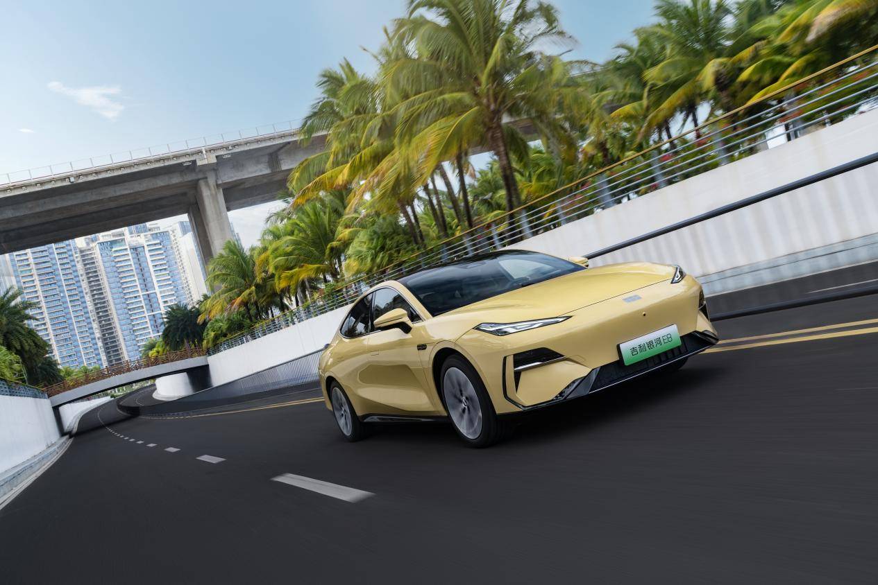 车长超5米，零百加速3.49秒，吉利银河E8预售，18.8万起_搜狐汽车_搜狐网