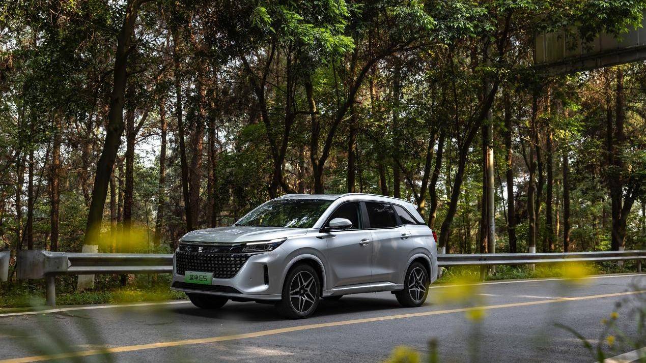 蓝电E5对比长安欧尚Z6 iDD，性价比秒杀不要太轻易！_搜狐汽车_搜狐网