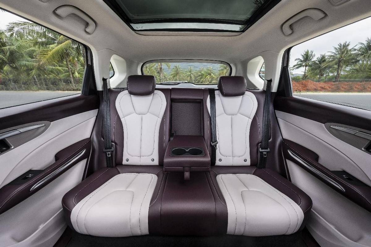 奔腾T90硬刚长安CS75 PLUS，究竟谁才是家用SUV佼佼者？_搜狐汽车_搜狐网