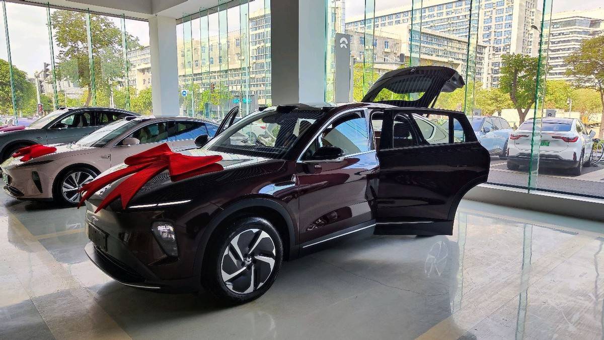 M42星云红提车，蔚来EC7戳中了我全部的喜好_搜狐汽车_搜狐网