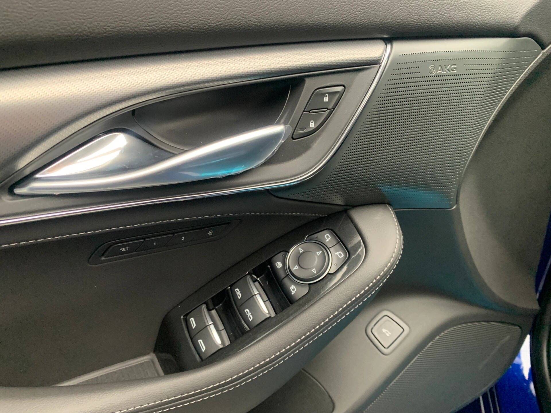 新款凯迪拉克CT5配置曝光，入门双联屏+16扬AKG音响，配电磁悬挂_搜狐汽车_搜狐网