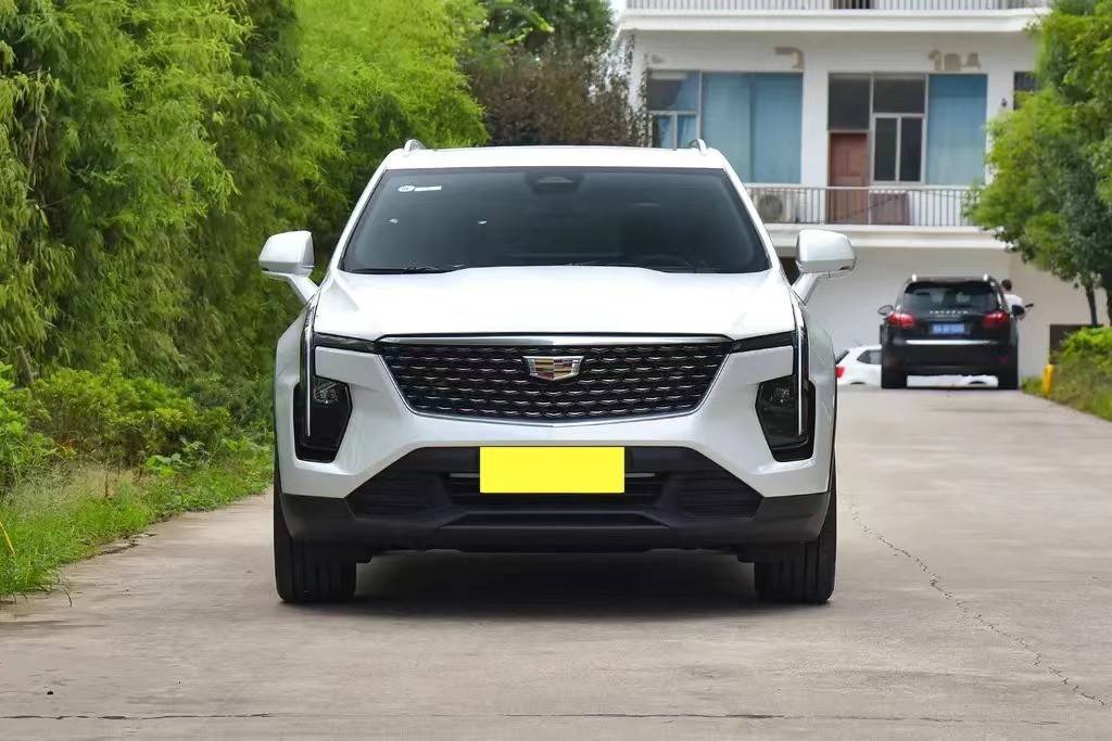 凯迪拉克XT4：跌至亲民价，标配9AT＋33英寸曲面屏，值得购买吗？_搜狐汽车_搜狐网