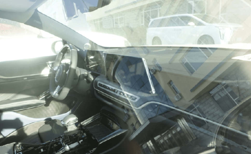 新款红旗H9实车曝光，前脸看齐H5，换双联屏，配3.0T+8AT？_搜狐汽车_搜狐网