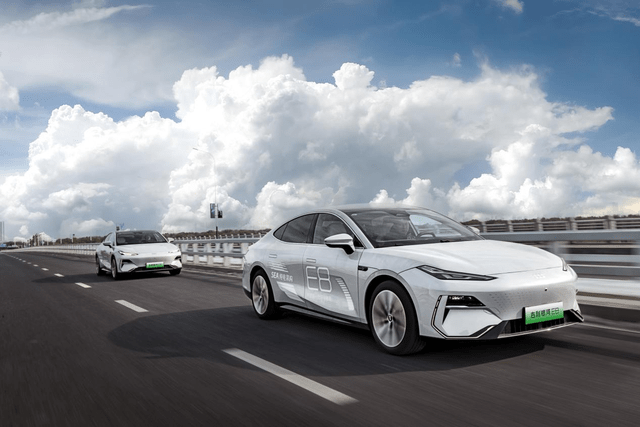 预售18.8万起，800v快充3.49s破百，吉利银河E8开卷_搜狐汽车_搜狐网