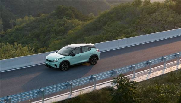 领克06EM-P，兼顾设计感与强大动力的紧凑型SUV_搜狐汽车_搜狐网