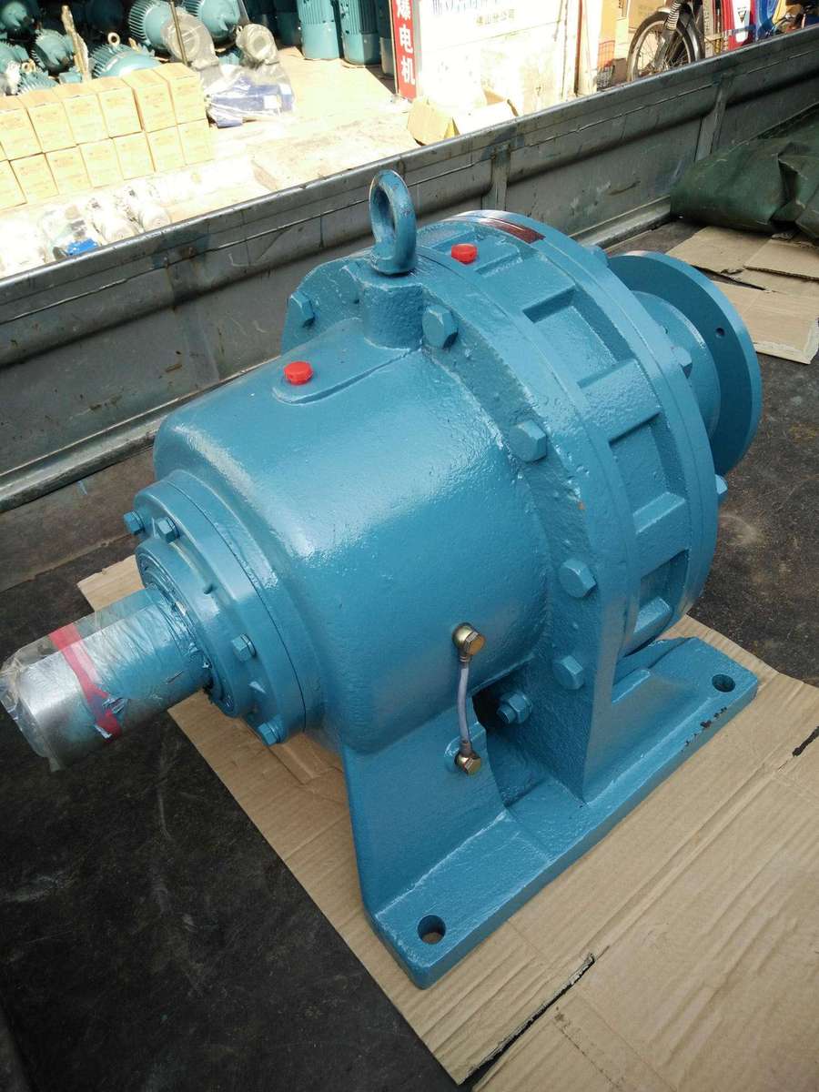 CRLb137-37.2-M18.5-V22-B5齿轮减速机XWD4-35-1.1