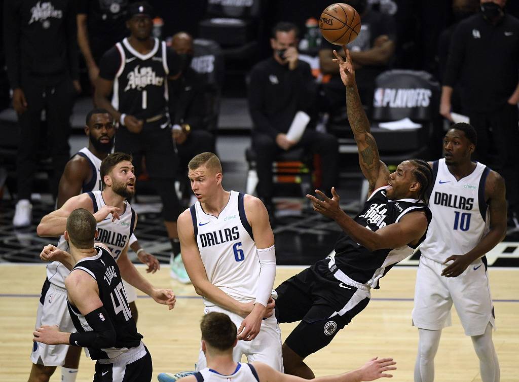 东契奇31+10+11，NBA1/4决赛G1 独行侠111-103快船-搜狐大视野-搜狐新闻