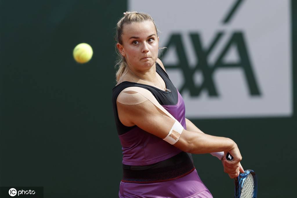 2021年WTA洛桑赛女单首轮：班代基0-2比雷尔-搜狐大视野-搜狐新闻