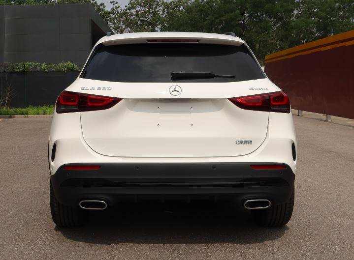 还在抱怨只有1.3T版本？新款奔驰GLA实车曝光，搭载2.0T发动机_搜狐汽车_搜狐网