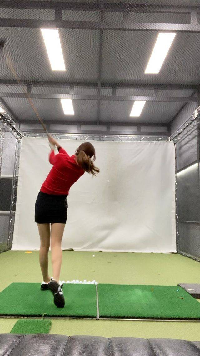 组图：KLPGA美女球员成网红 身高177长腿引舔屏-搜狐大视野-搜狐新闻