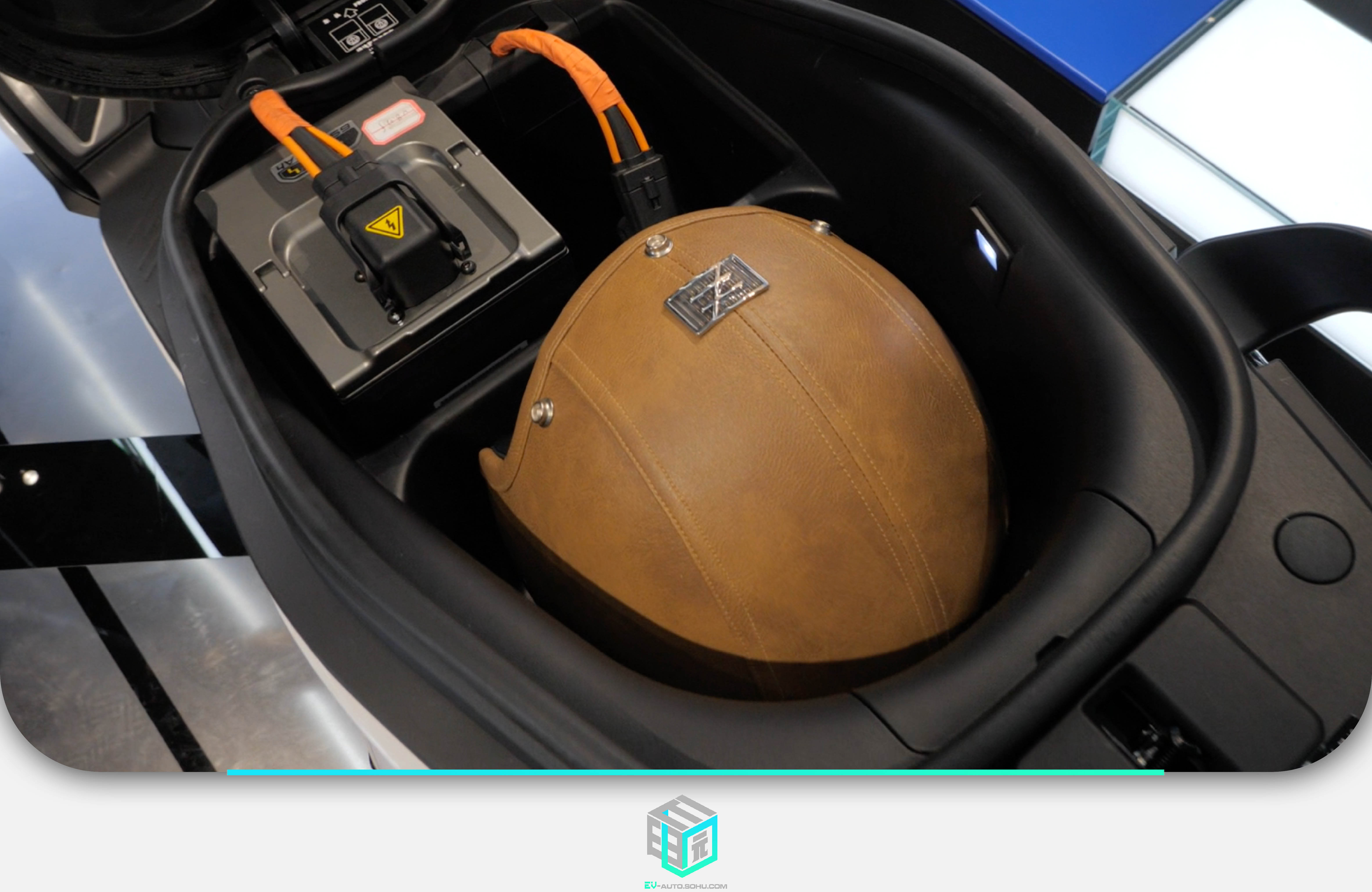 两轮届的Model 3？ 试驾春风动力极核AE8纯电动摩托车_搜狐汽车_搜狐网