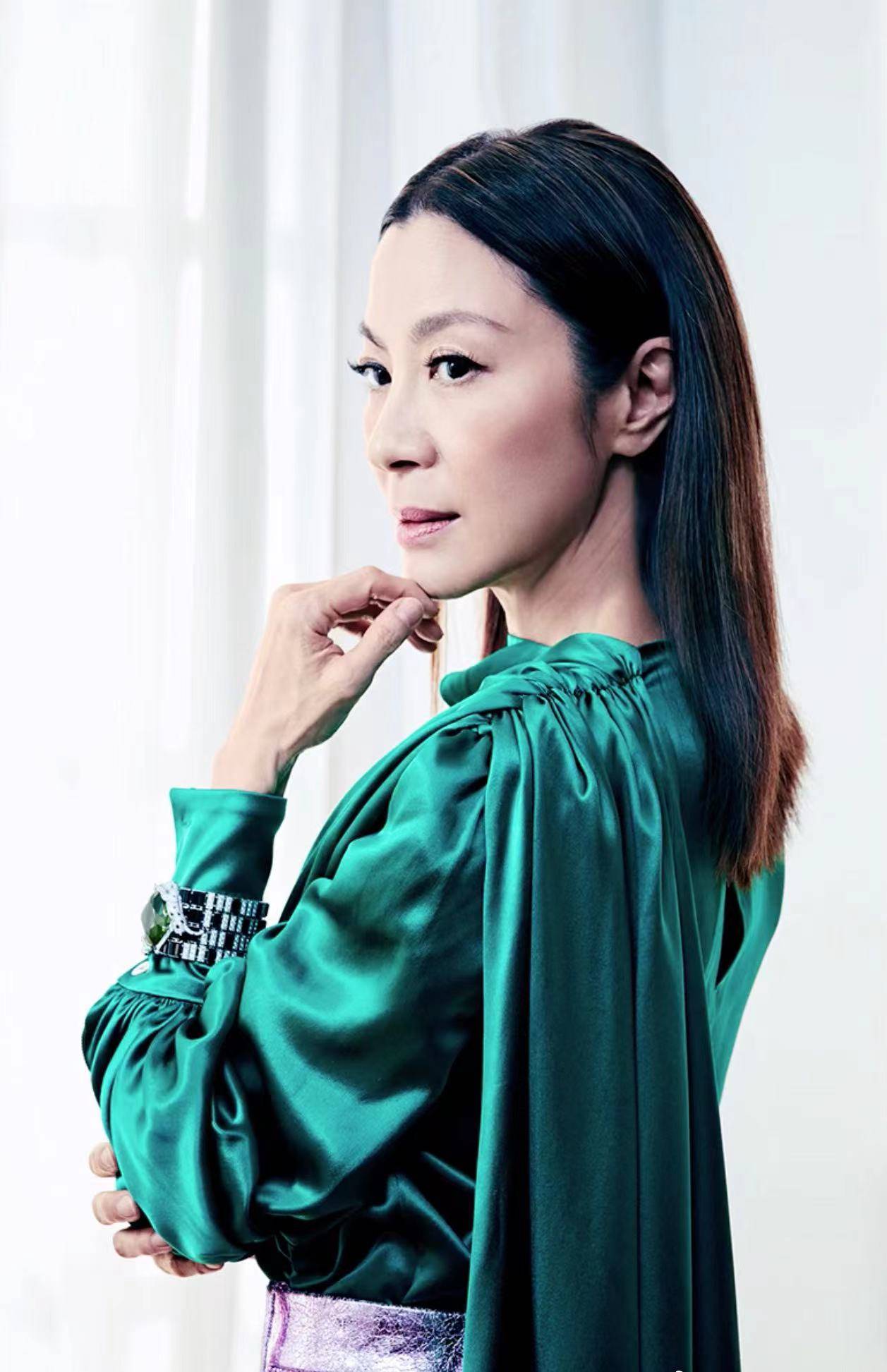 杨紫琼新写真释出质感高级 飘逸长发眼神超有戏-搜狐大视野-搜狐新闻