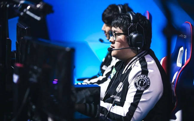 LPL002号选手是谁？坎坷遗憾的职业生涯 现如今直播圈风生水起_Kid_uzi_退役