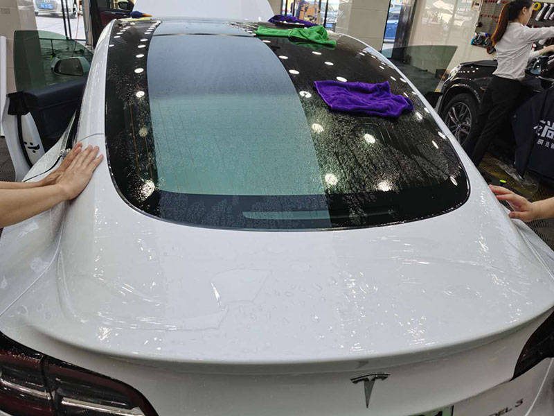 特斯拉 Model 3隐形车衣YEECAR施工-搜狐大视野-搜狐新闻