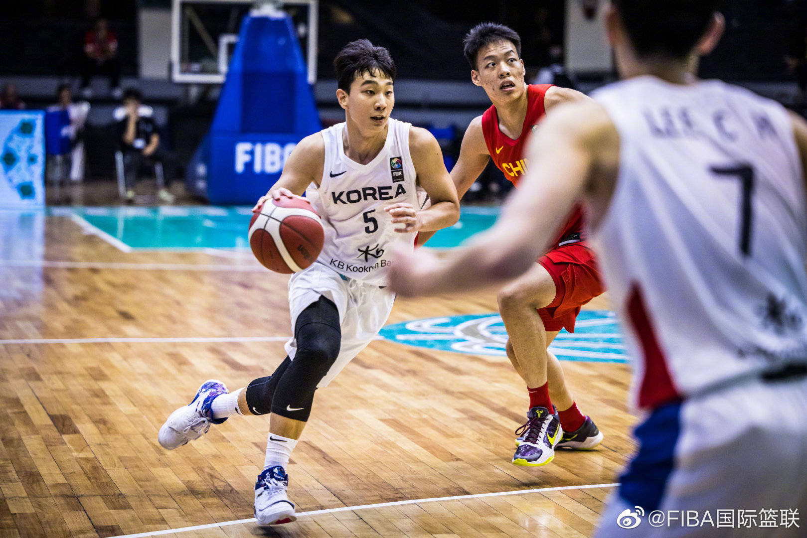 组图：U18亚锦赛中国男篮胜韩国 内线争夺激烈-搜狐大视野-搜狐新闻