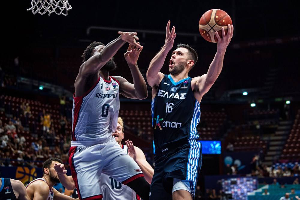 组图:欧洲杯第五日精彩瞬间 约老师扛人抱怨裁判-搜狐大视野-搜狐新闻