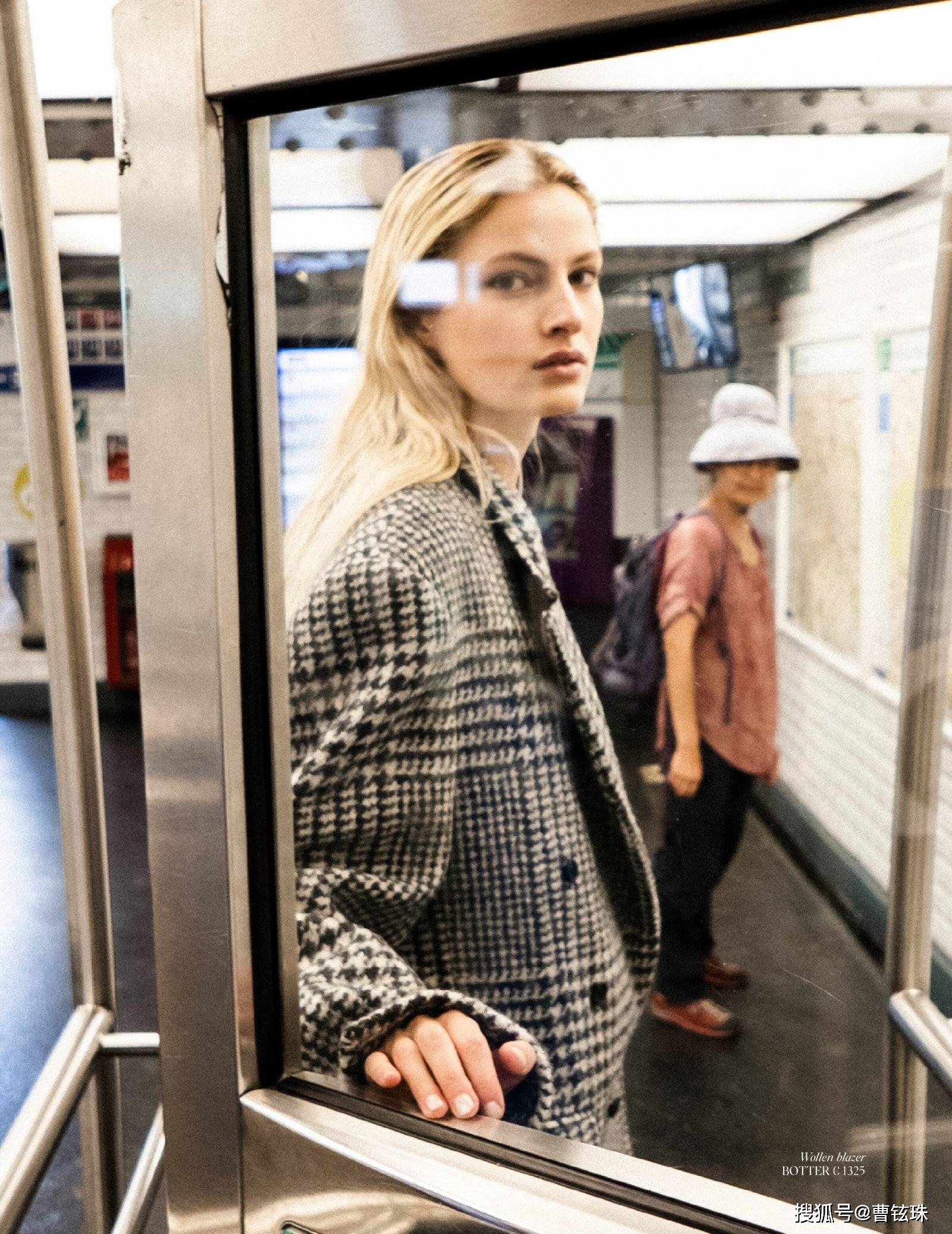 荷兰超模菲丽丝·诺德霍夫，巴黎街头前卫时尚摄影-搜狐大视野-搜狐新闻