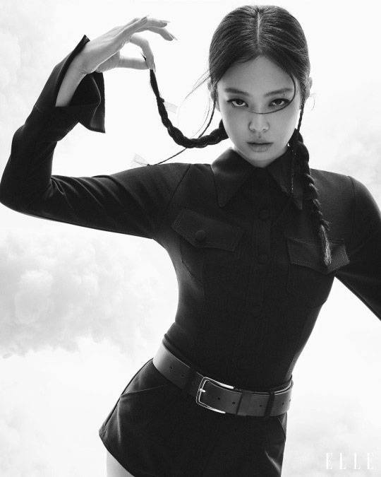 JENNIE《ELLE》封面曝光 妮妮的腹肌好惊人！_韩娱讯_郭明东_韩国女团