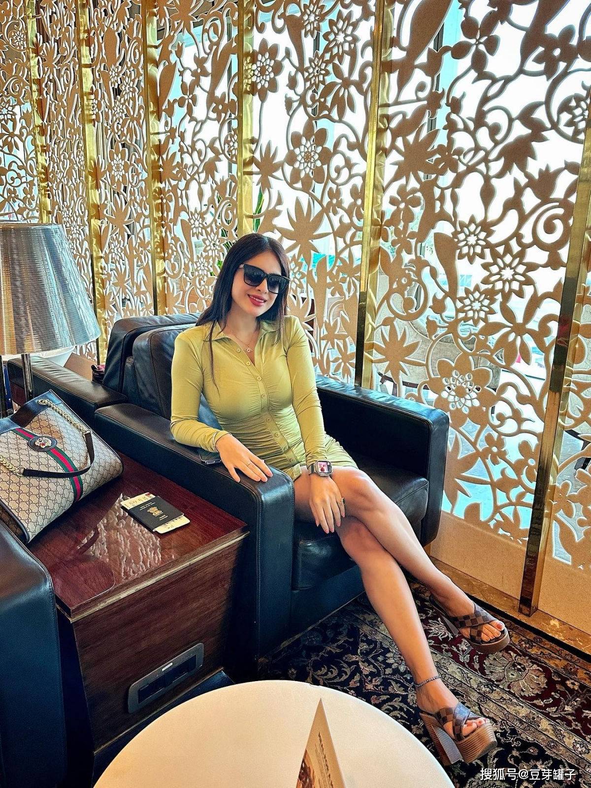 知名女星Neha Malik，身材婀娜面容姣好，性感迷人-搜狐大视野-搜狐新闻