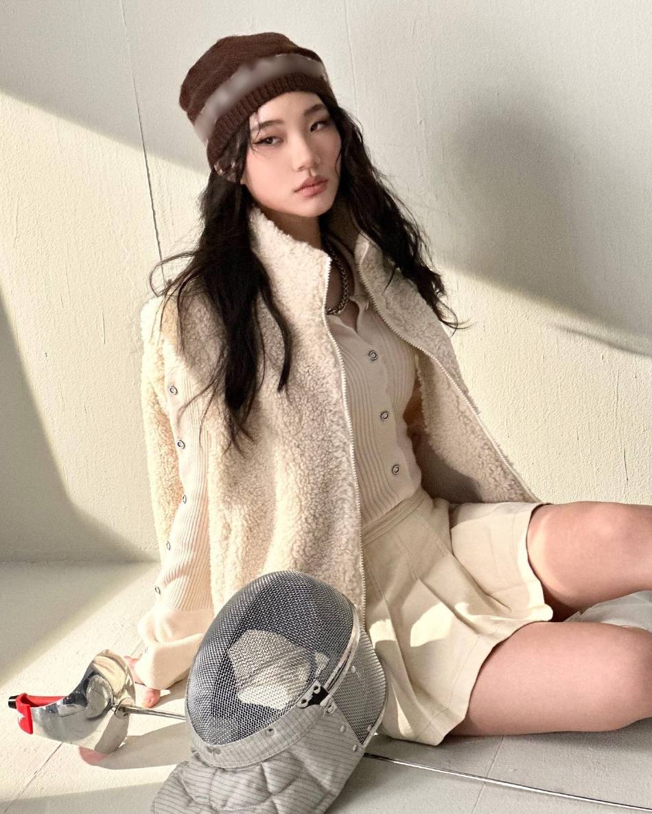 小s二女儿许韶恩晒冬日写真 大秀美腿青春靓丽 搜狐大视野 搜狐新闻