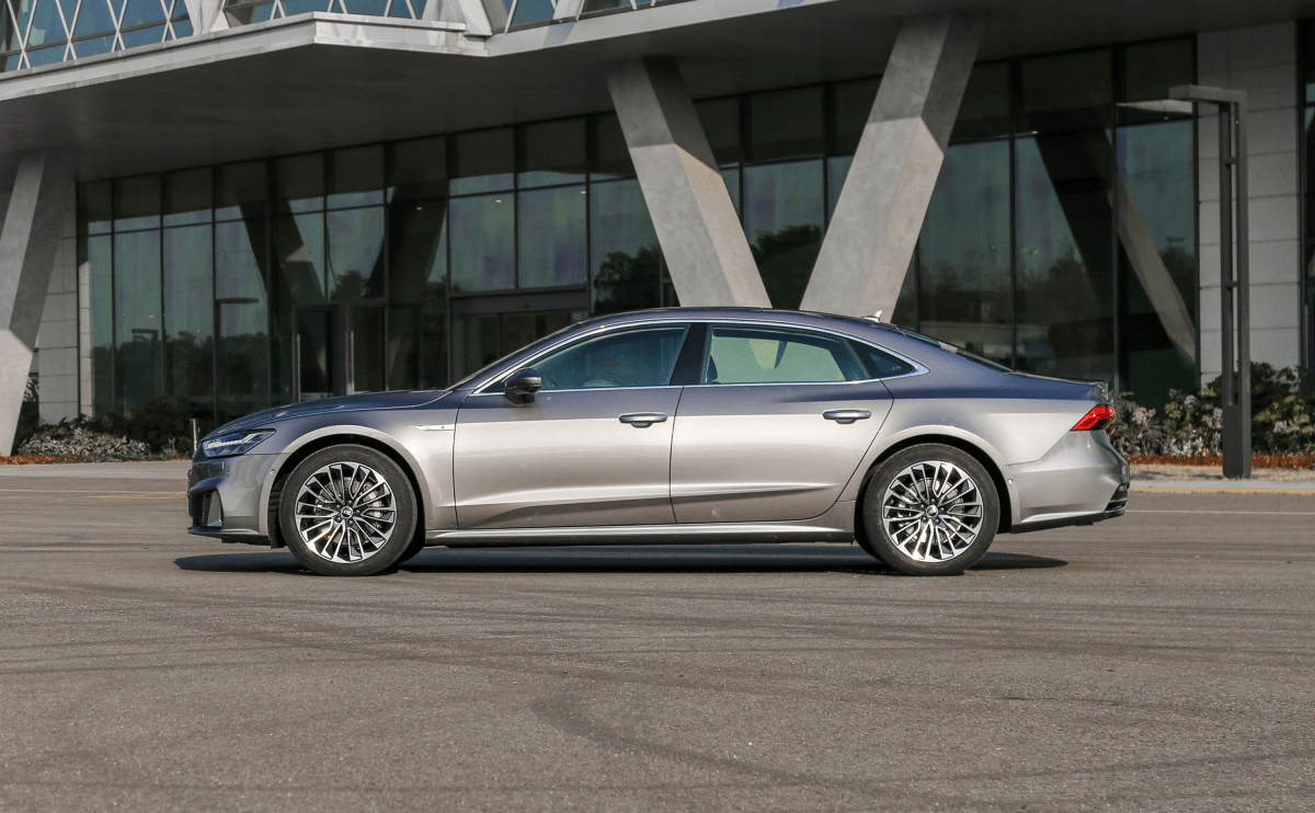 还在考虑奔驰E级？奥迪A7L 2.0T版才是真香_搜狐汽车_搜狐网