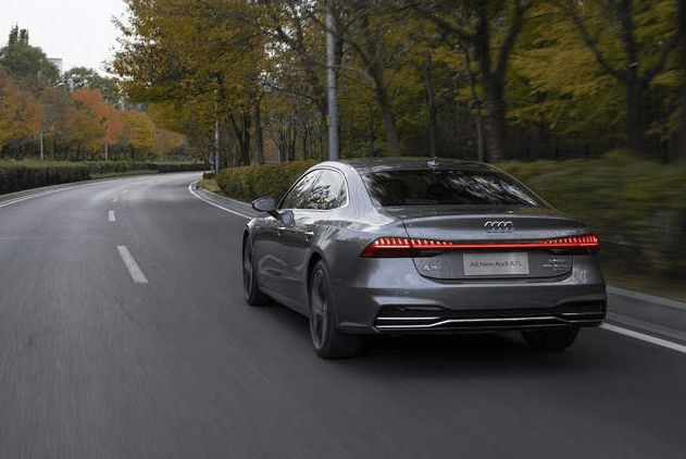 奥迪A7L与A6L到底选谁？答案意料之中_搜狐汽车_搜狐网