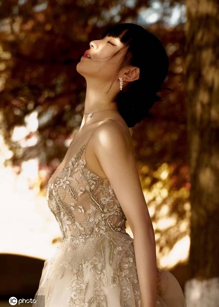 田曦薇智族 GQ MOTY 年度盛典造型写真-搜狐大视野-搜狐新闻