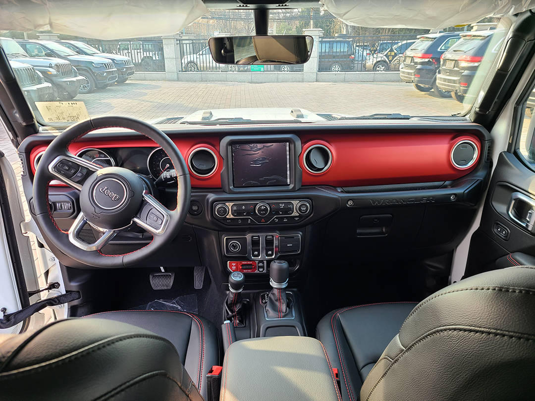 Jeep牧马人罗宾汉两门版白色到店实拍 偶像级硬派越野_搜狐汽车_搜狐网