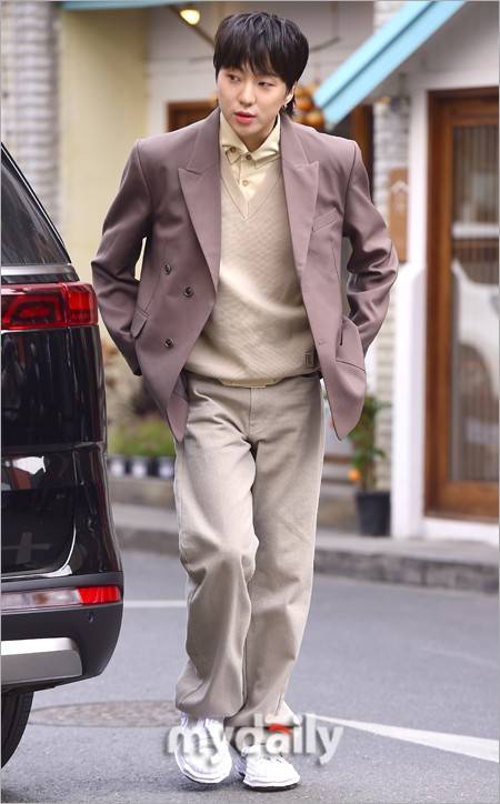 好有Swag！WINNER成员姜昇润金秦禹出席品牌活动-搜狐大视野-搜狐新闻