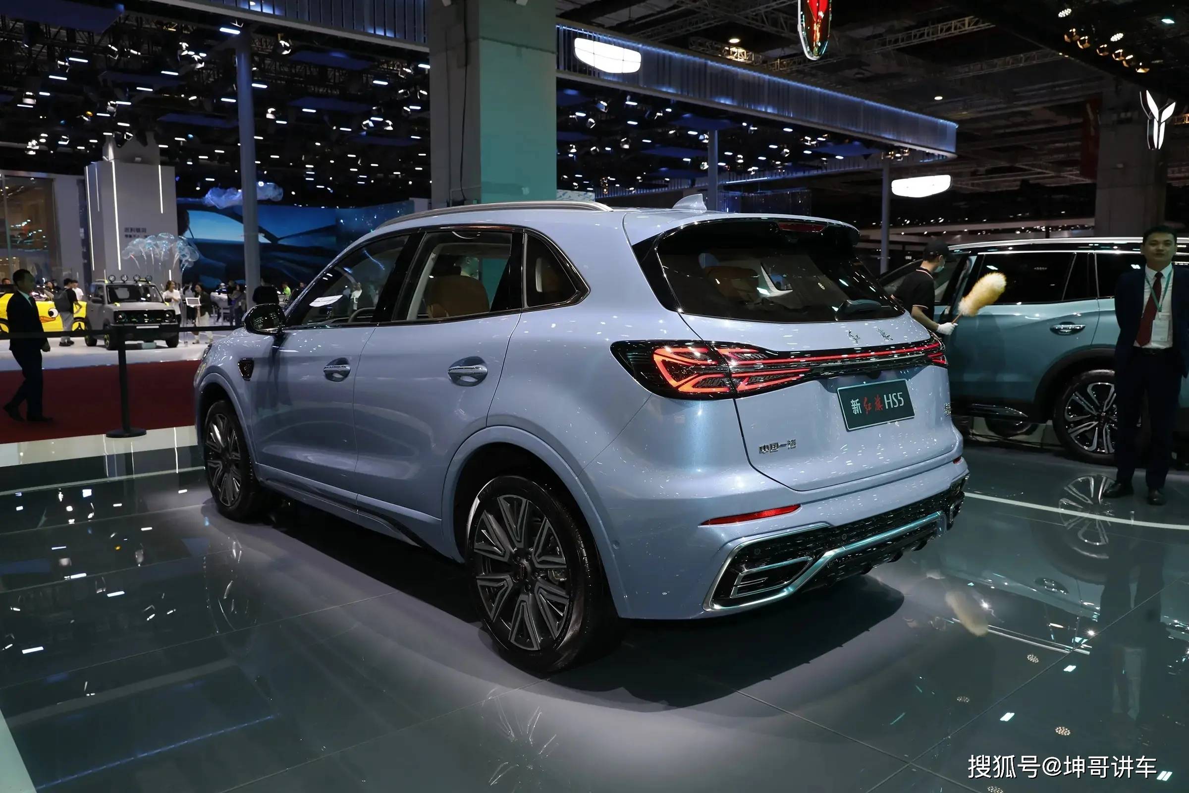 上海车展新款红旗HS5亮相，2.0T+8AT变速箱5月上市_搜狐汽车_搜狐网