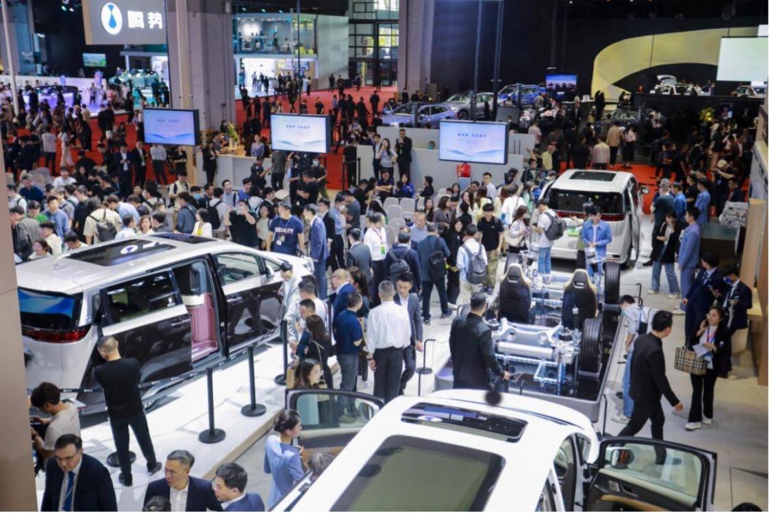 重磅来袭！腾势D9 PREMIER及N7内饰全球首秀_搜狐汽车_搜狐网