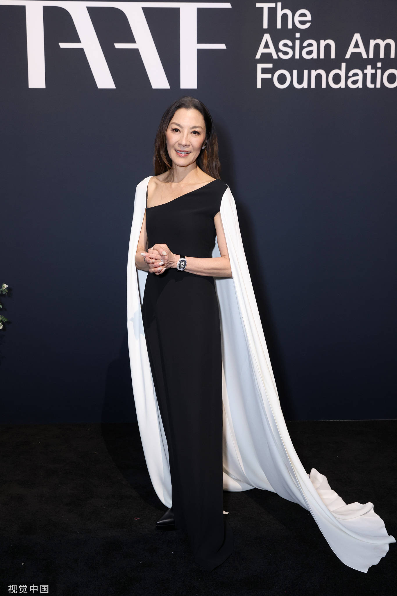 杨紫琼出席基金会颁奖晚宴 优雅大方气场全开-搜狐大视野-搜狐新闻