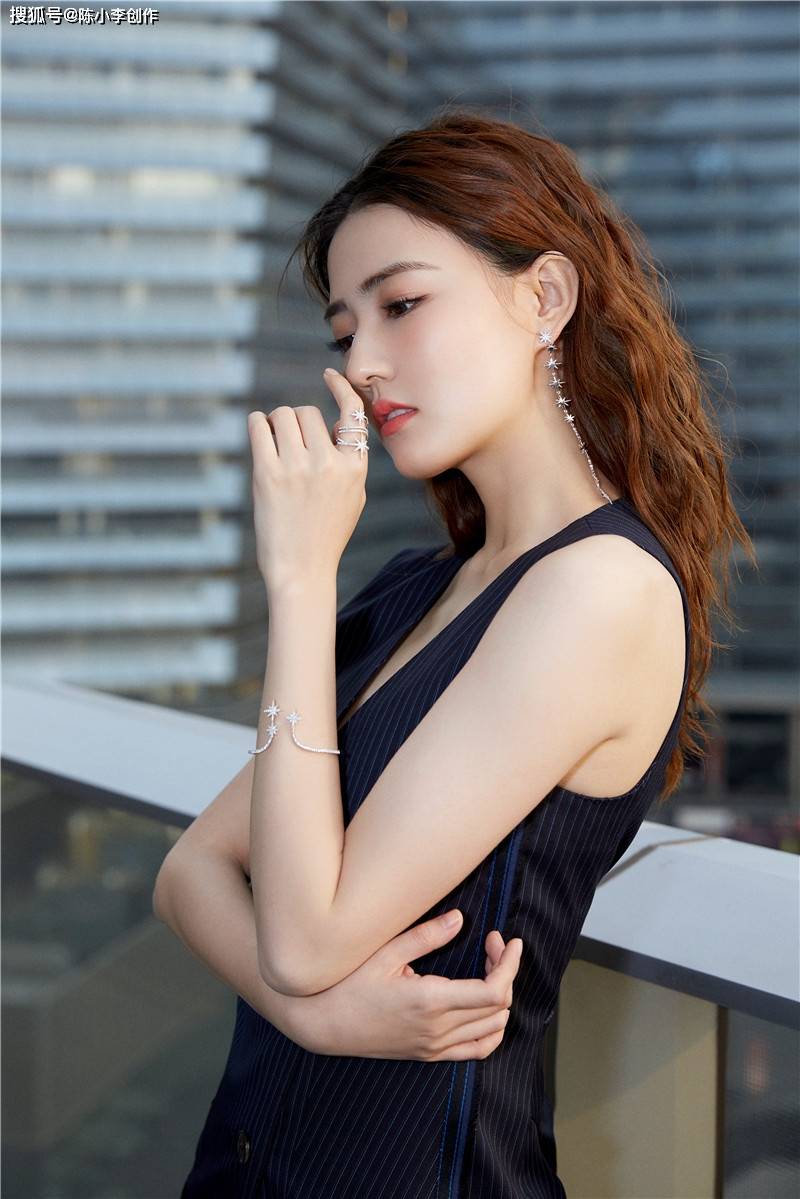 徐璐，真的是越来越漂亮了，太有女神范了！ -6parkbbs.com