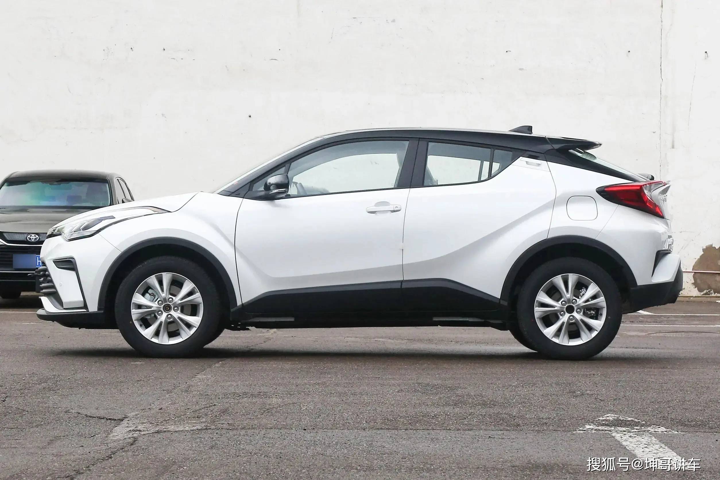 2023款丰田奕泽IZOA上市，售价14.98-18.98万元_搜狐汽车_搜狐网