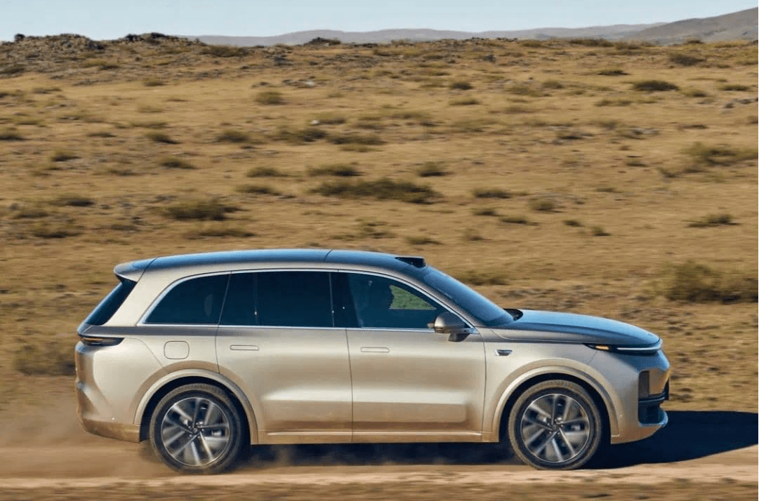 增程式对决，理想L8和问界M7谁能俘获你的心_搜狐汽车_搜狐网