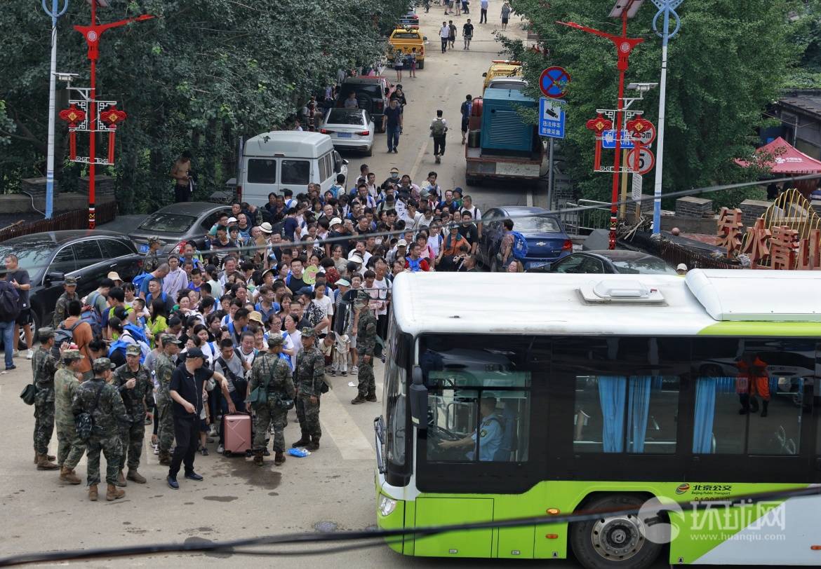 K396次列车第二批400多名乘客脱困-搜狐大视野-搜狐新闻