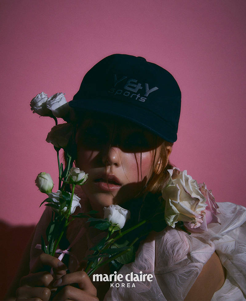 ITZY成员Yeji最新杂志写真曝光 造型百变夺人眼球-搜狐大视野-搜狐新闻