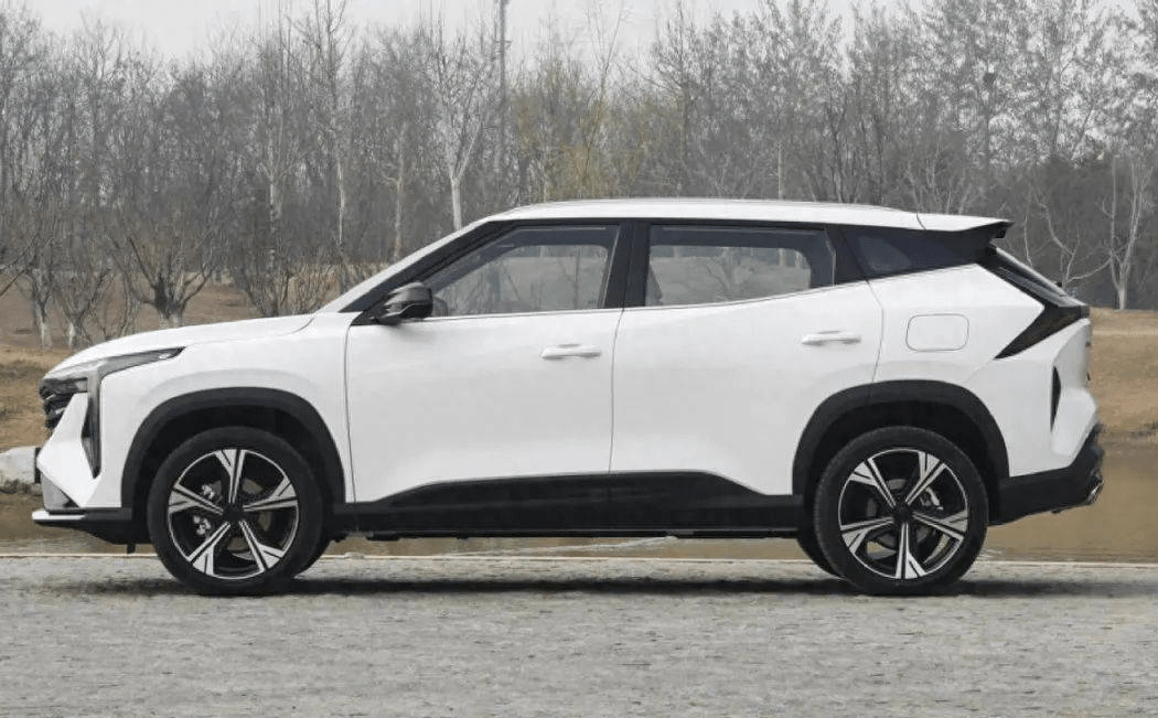 10万级别，标配高通8155芯片+181马力，博越COOL有多卷？_搜狐汽车_搜狐网