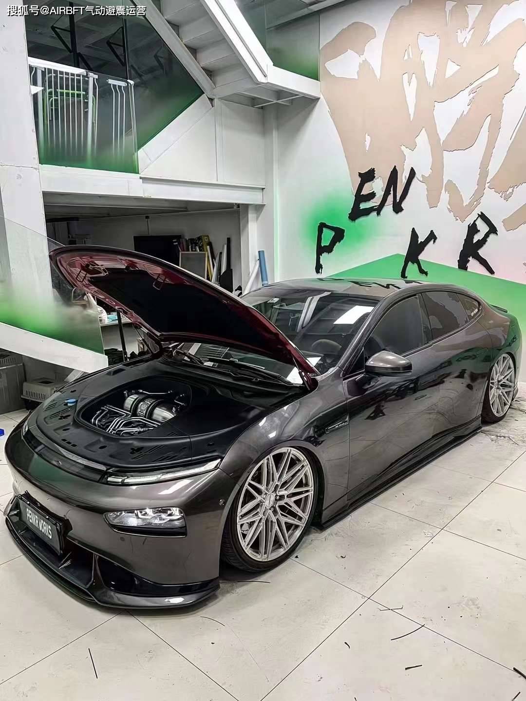 #低调黑武士#小鹏P7改装AIRBFT气囊减震_搜狐汽车_搜狐网
