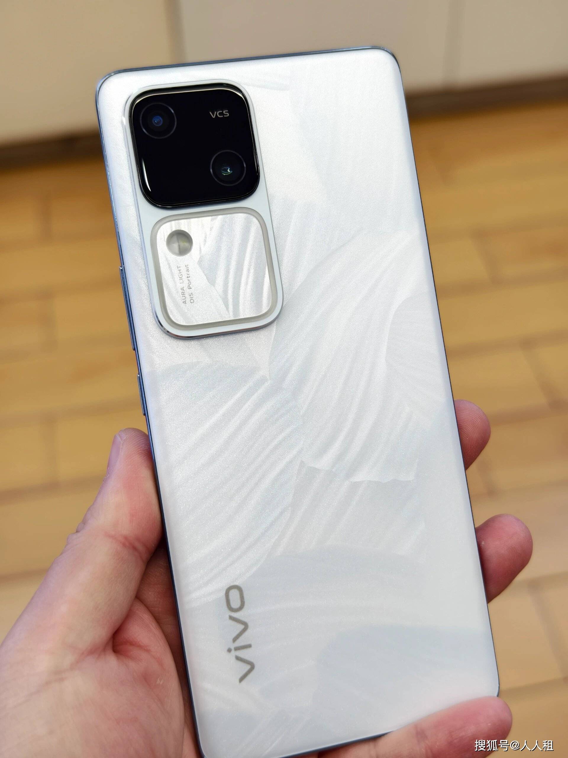 两大颜霸！Vivo S18 PK OPPO Reno 11 ，谁更香？-搜狐大视野-搜狐新闻