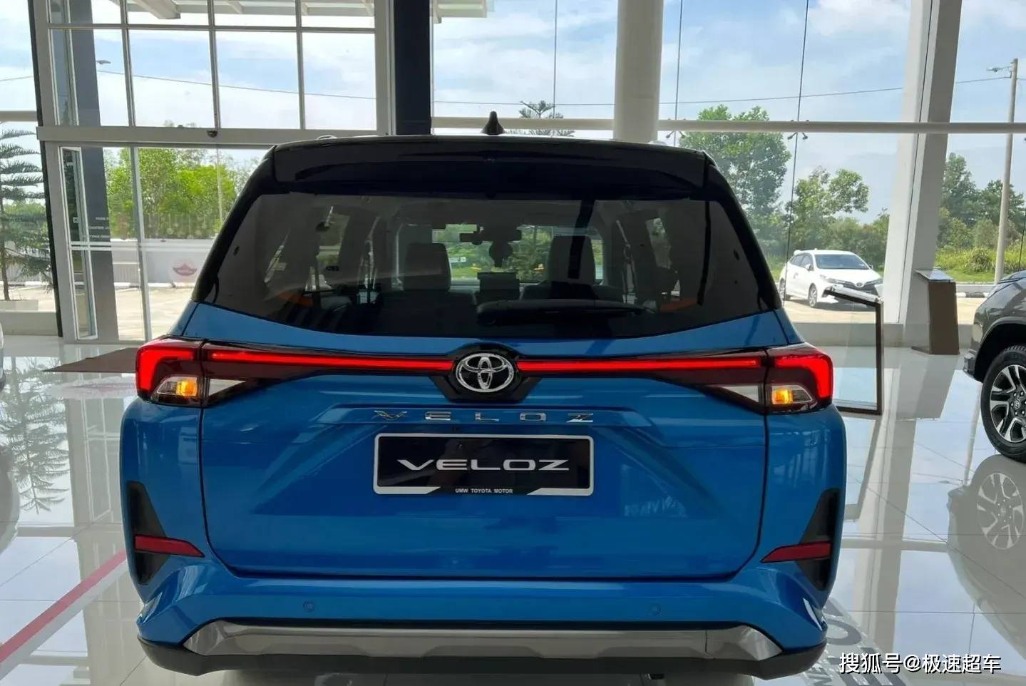 丰田廉价MPV来啦，海外不足8W，三排七座空间硕大，取名VELOZ_搜狐汽车_搜狐网