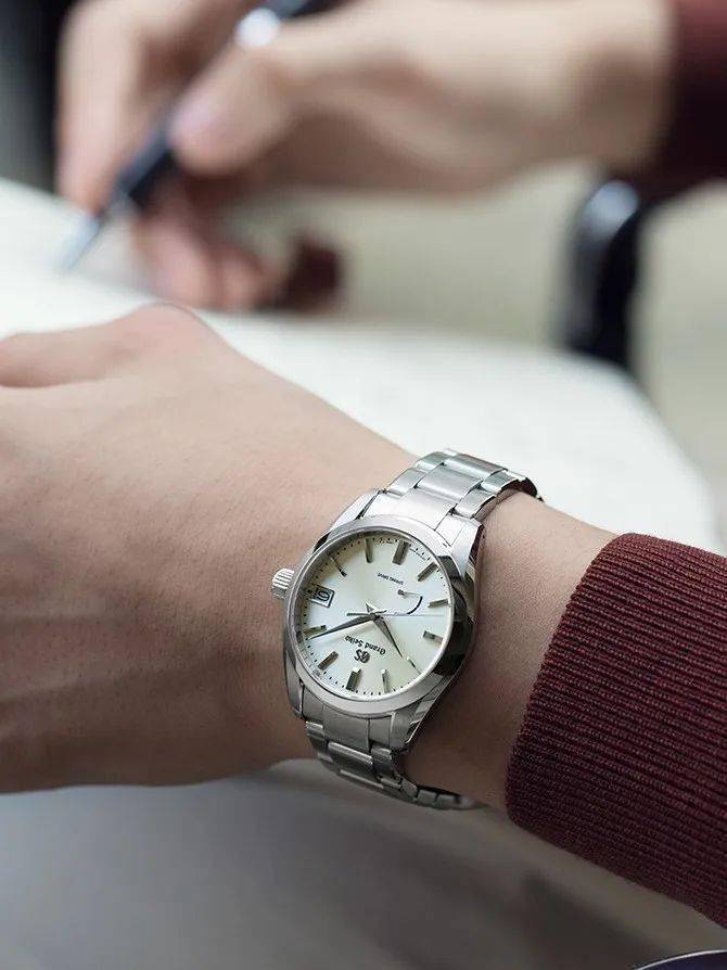 预算3万以内选人生第一只表，看这9个品牌准没错_系列