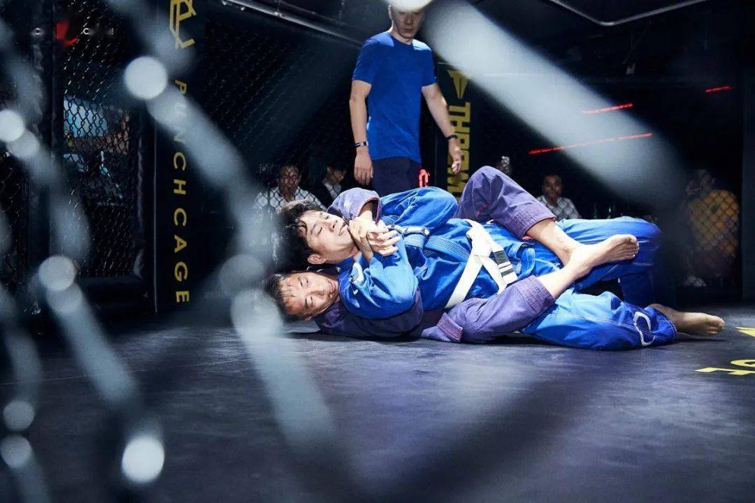 PUNCH CAGE | 摆脱传统酒吧模式，CLUB中的硬核拳击场焕醒你心中沉睡已久的战魂_派对