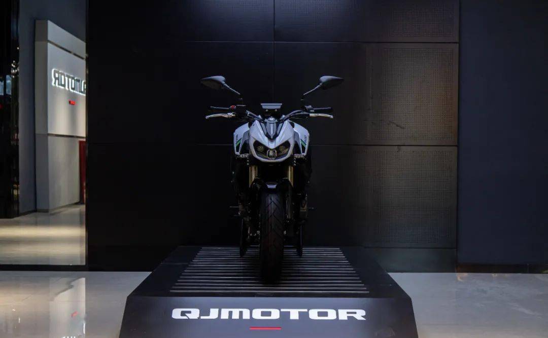 走进QJMOTOR中国第一家省级旗舰店开业现场，走进QJMOTOR济南车友活动日-搜狐大视野-搜狐新闻