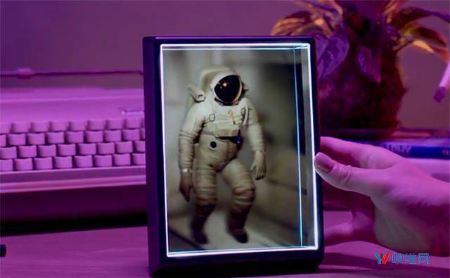 Looking Glass 发布全息数字相框 Portrait，随心摆设立体3D内容_Portait